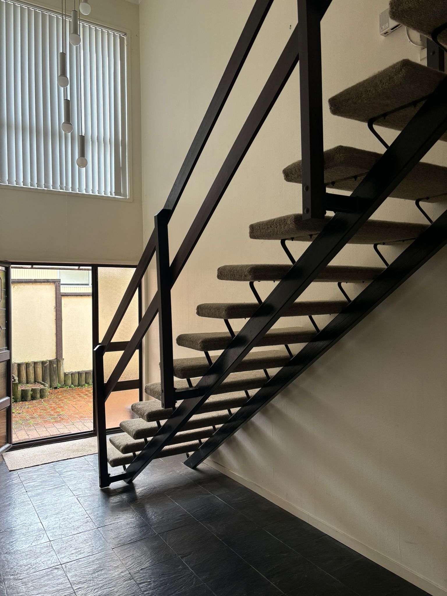 8 Steele Street